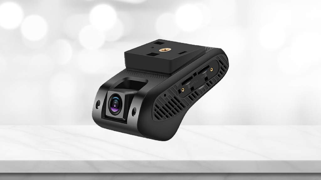 The dual facing FleetUp AI Dashcam: A world-class safety tool for commercial fleets | FleetUp