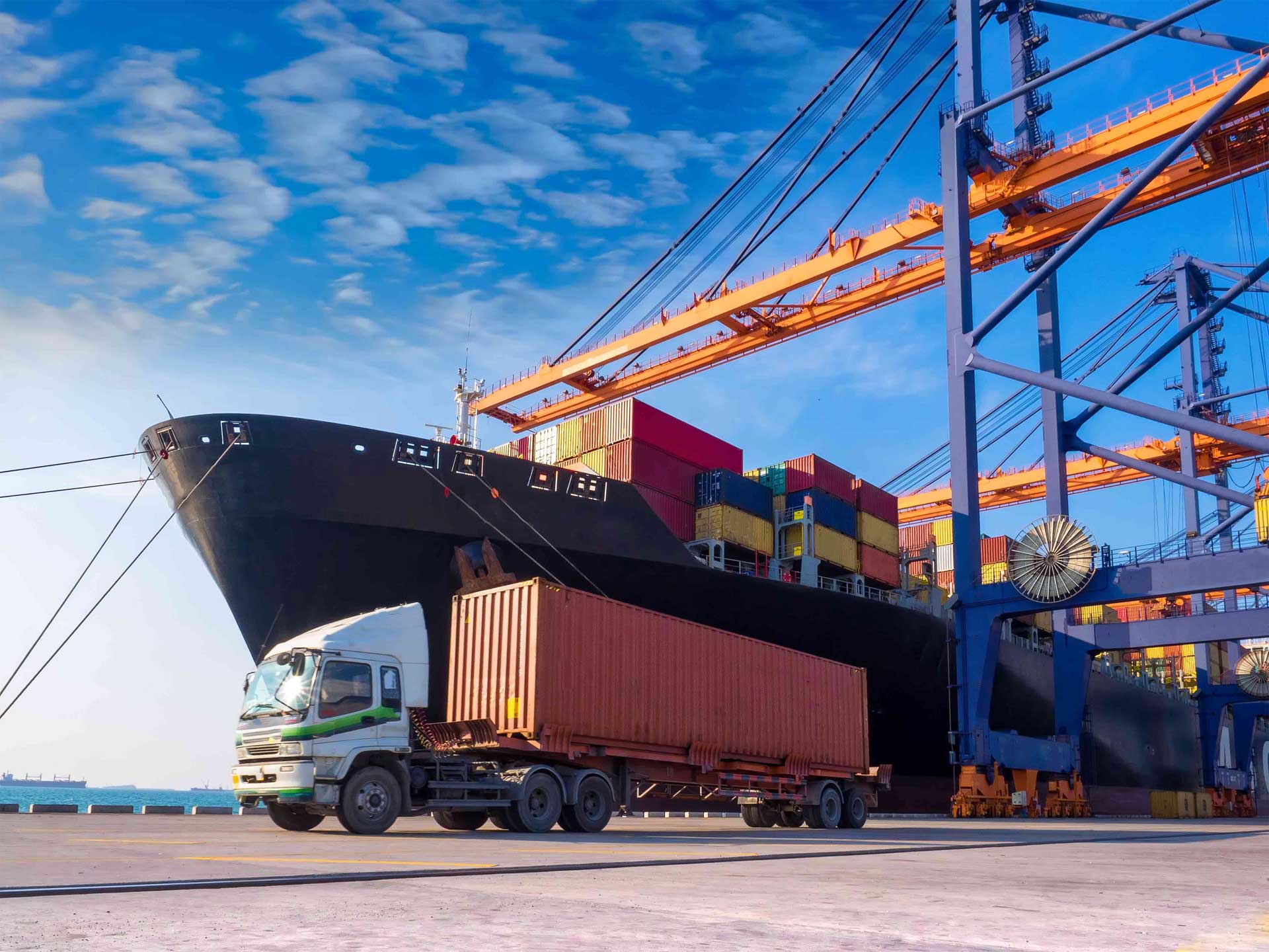 The top 5 benefits of FleetUp's trailer, reefer, and container tracker | FleetUp