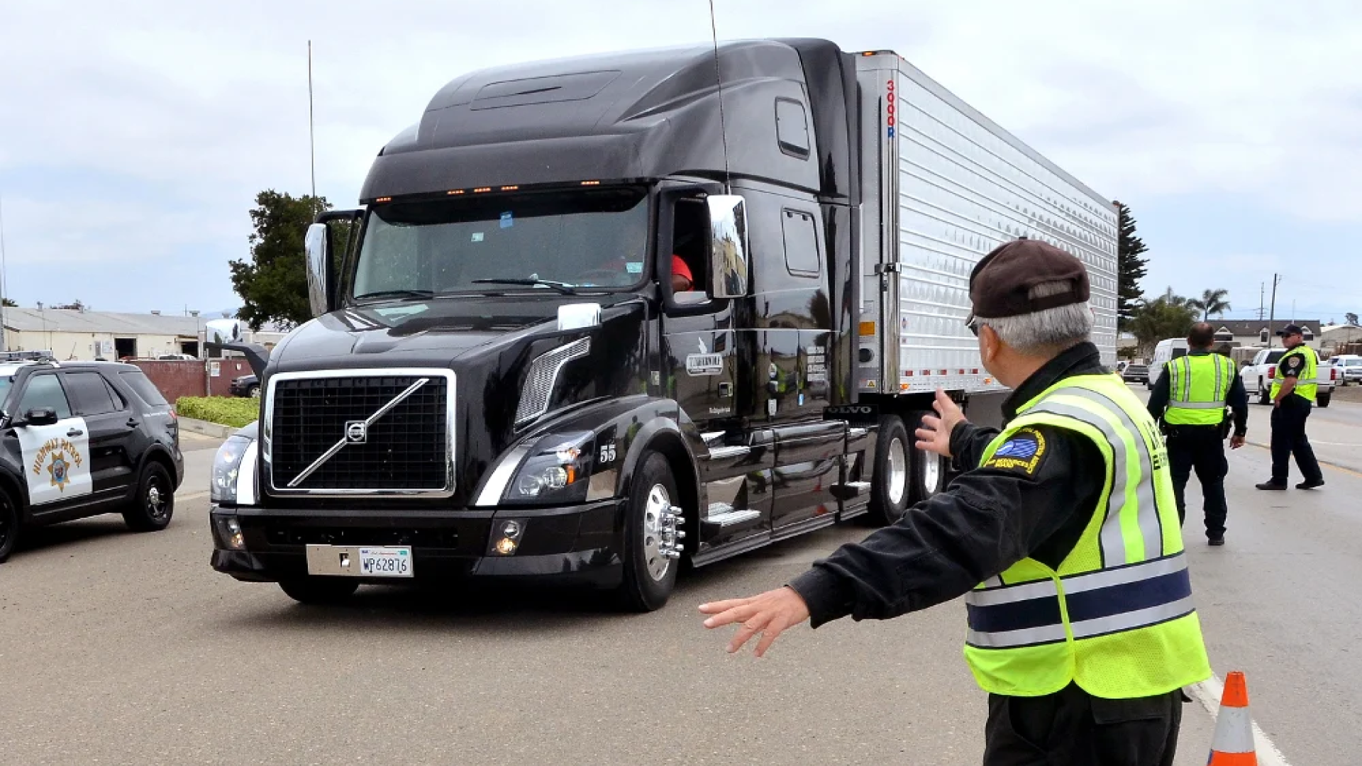 HOS log violations: How FMCSA fines reduce fleet profits | FleetUp